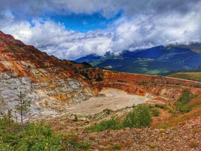 Parcul Național Muntii Calimani - Cariera de sulf! - Pe unde ma duc pasii